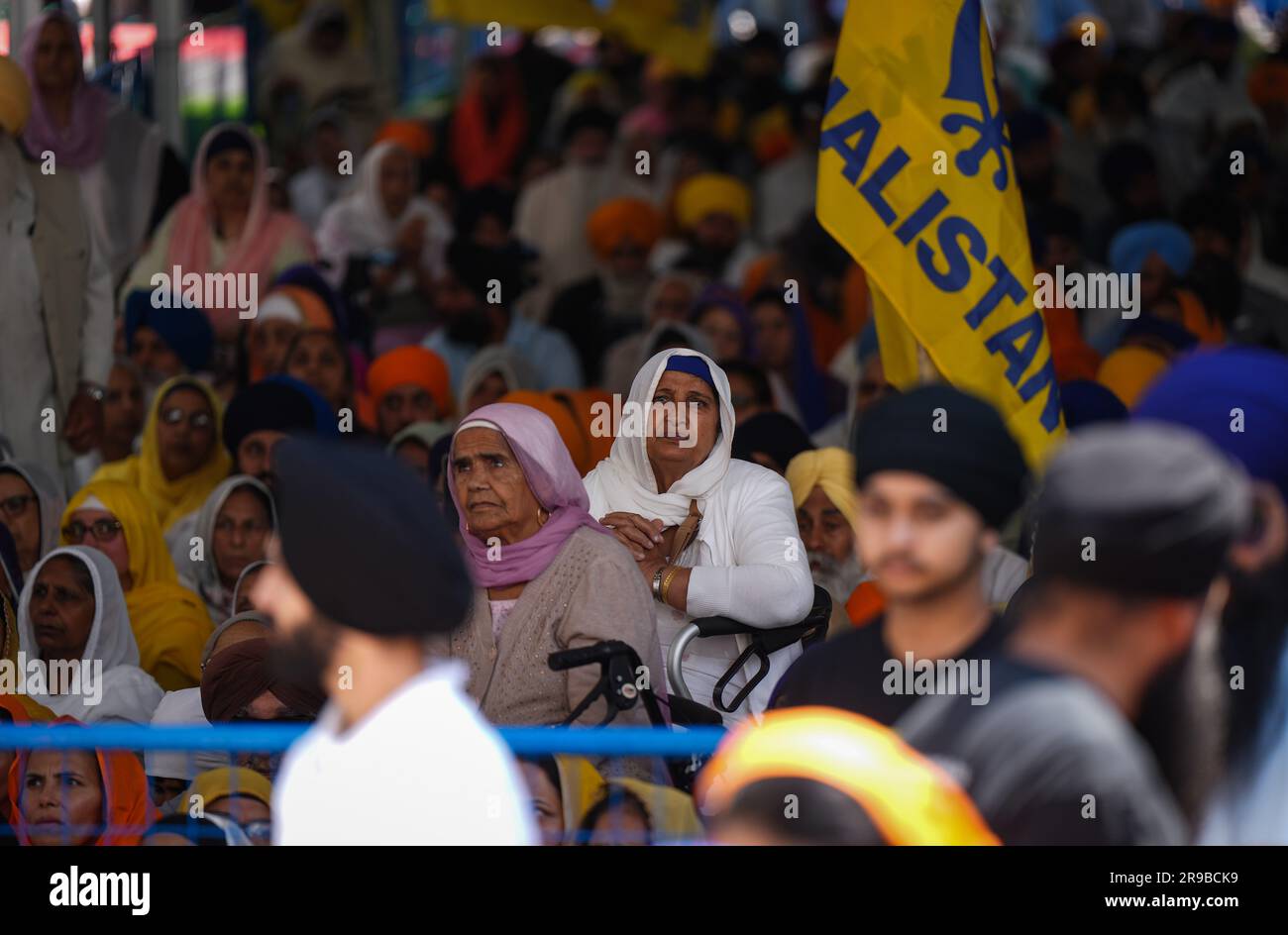 Surrey, Canada. 25th June, 2023. People mourn Sikh community leader and temple president Hardeep ...