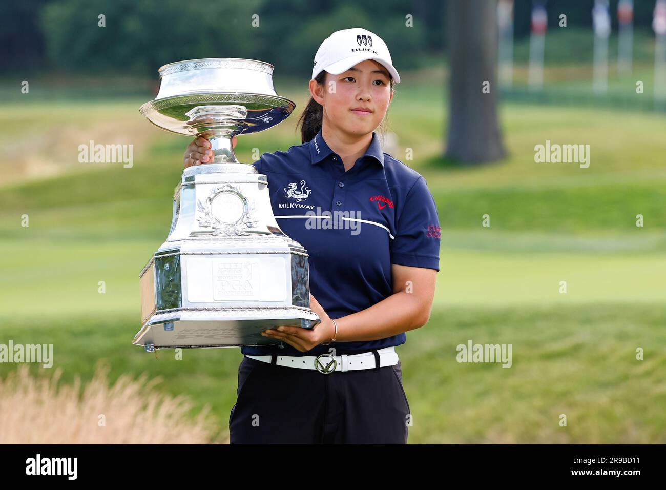 Springfield Nj June 25 Ruoning Yin Of China Poses With The Kpmg Pga