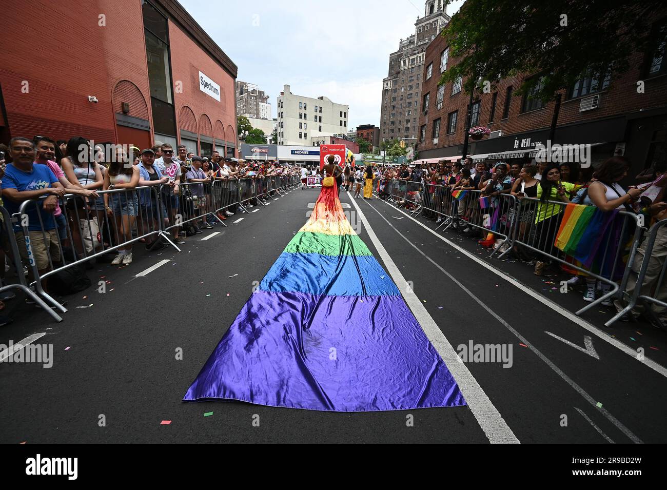 New York, USA. 25th June, 2023. A participant wears a dress with a long ...