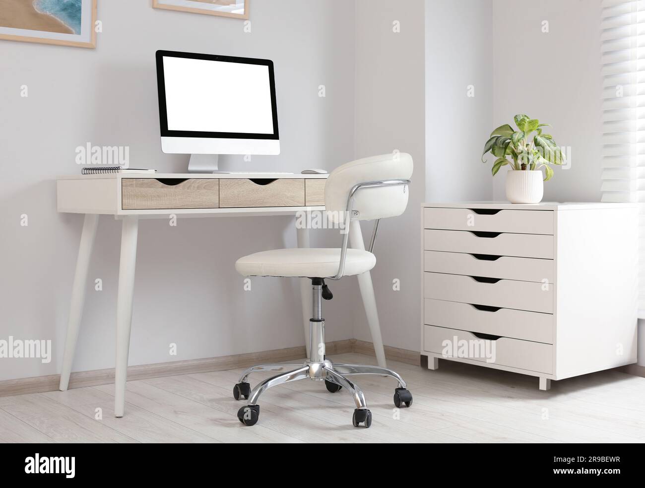 Luxury office desk drawers hi-res stock photography and images - Alamy