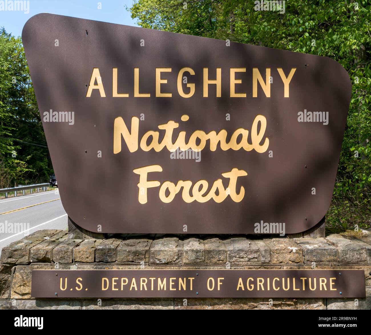 Allegheny national forest entrance hi-res stock photography and images ...