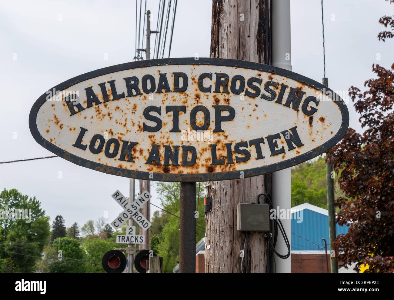 Railroad crossing stop look and listen hi-res stock photography and ...
