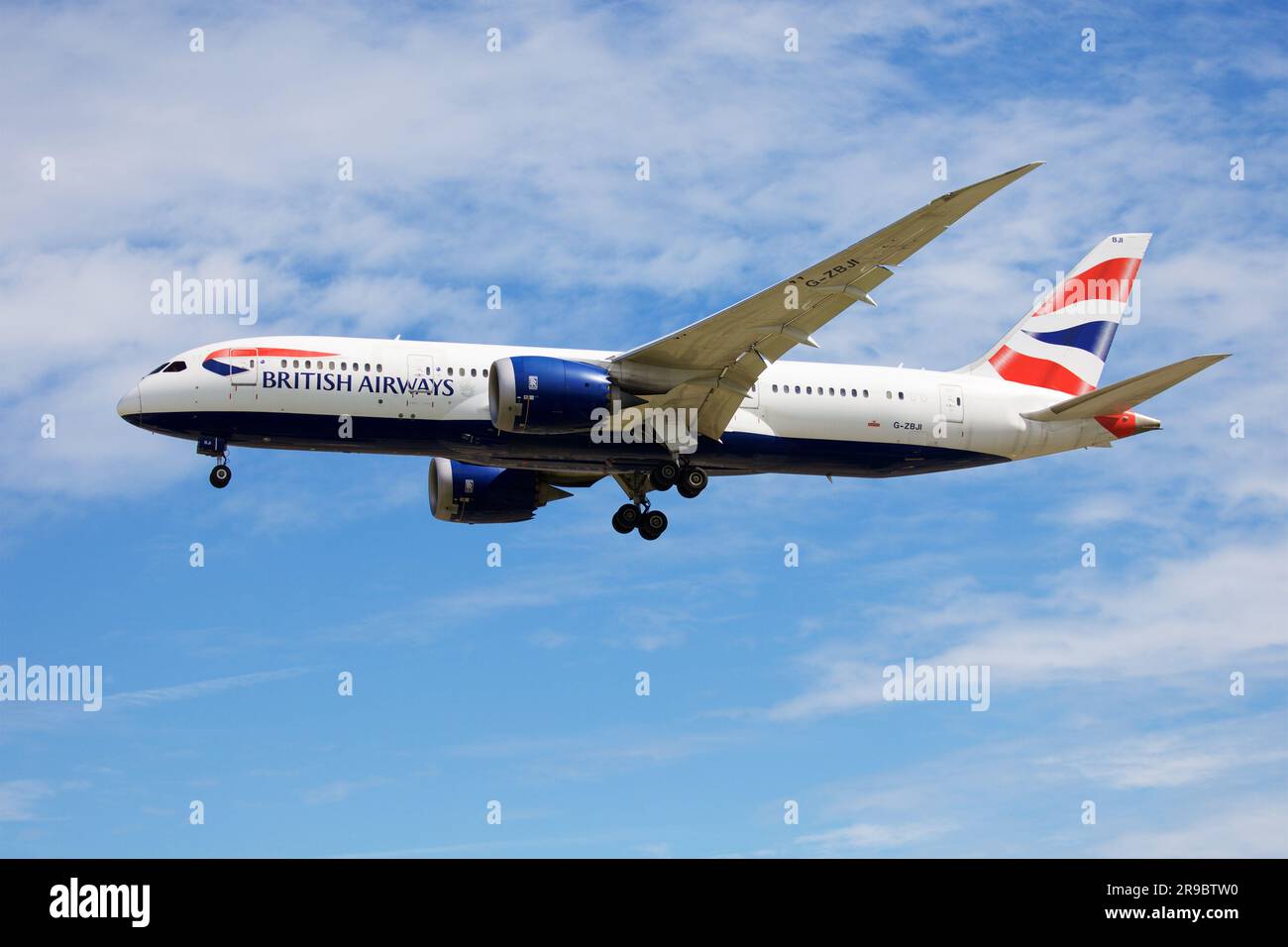 British Airways, Boeing 787-8, G-ZBJI, Landing at Pearson Airport ...