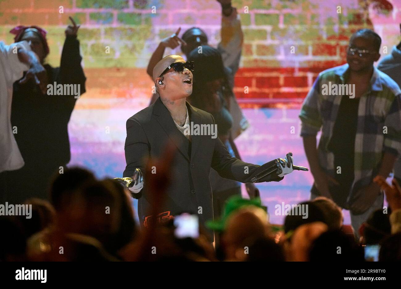 Ja Rule performs "Holla Holla" at the BET Awards on Sunday, June 25 ...