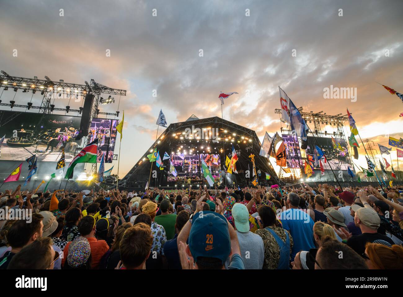 Pyramid stage glastonbury 2023 crowd hi-res stock photography and ...