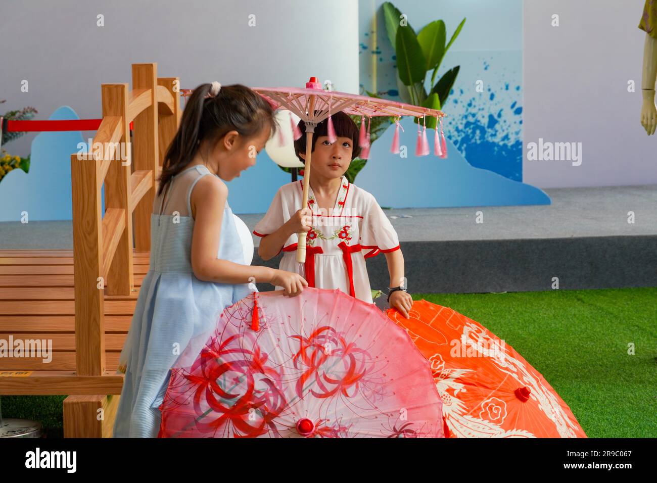 **CHINESE MAINLAND, HONG KONG, MACAU AND TAIWAN OUT** People visit the ...