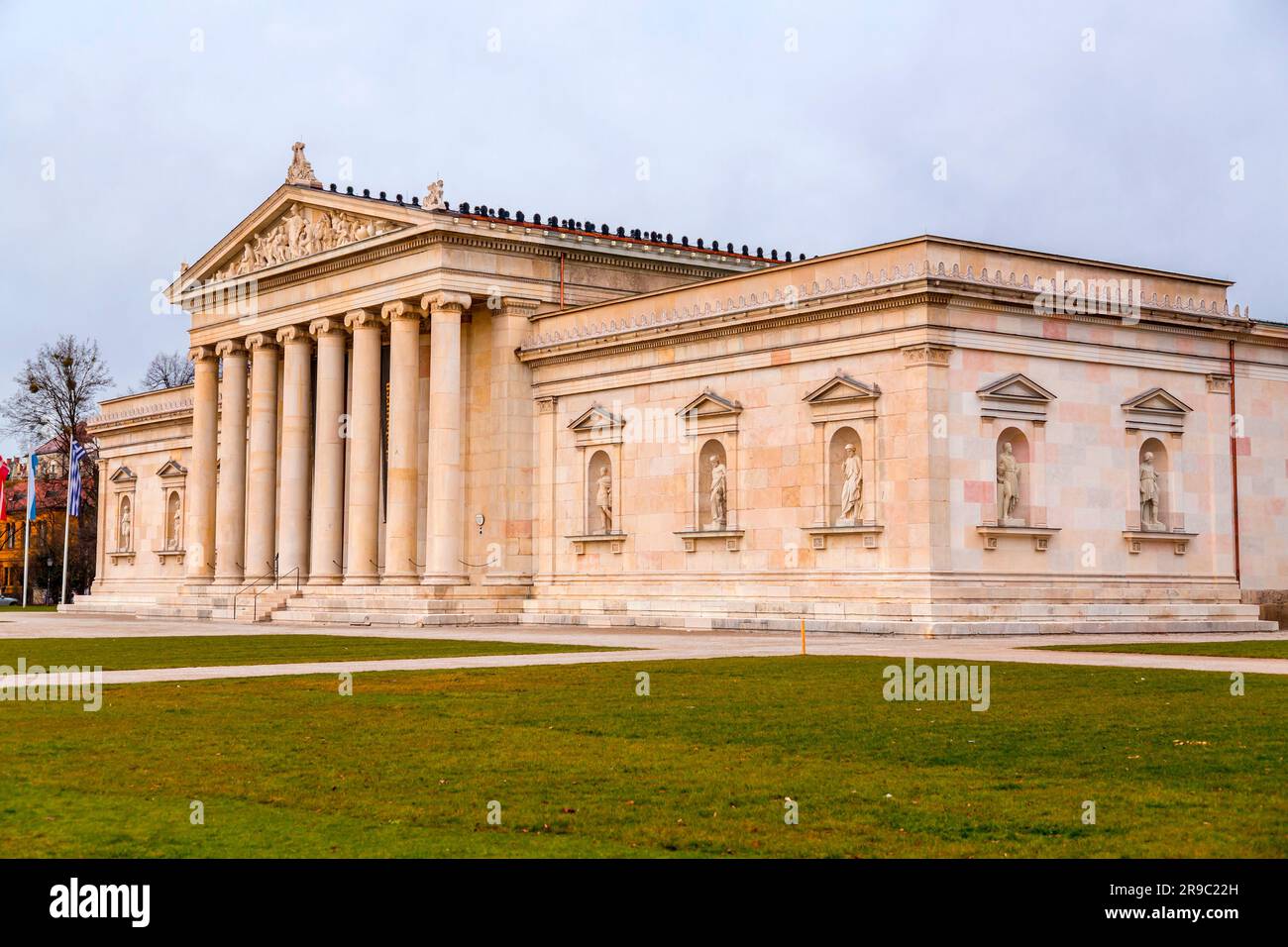 Classical gate building on the konigsplatz hi-res stock photography and ...