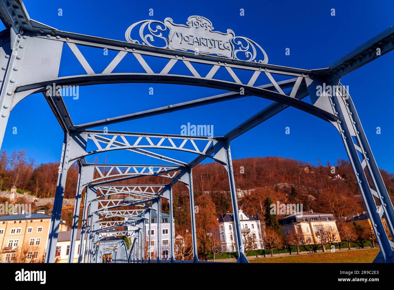 Mozartsteg, Mozart Footbridge over Salzach River, Salzburg, Austria ...