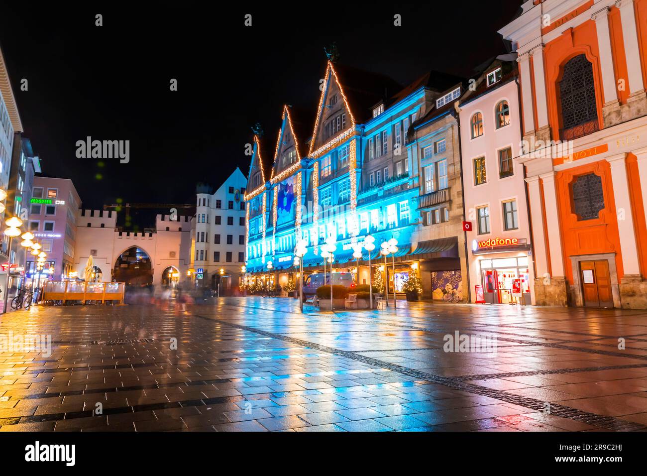 Munich, Germany - DEC 23, 2021: Night view from Marienplatz illuminated ...