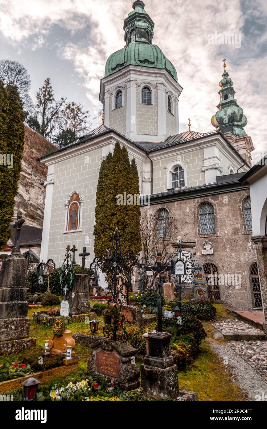 Austrian cemetery tombstone grave hi-res stock photography and images ...
