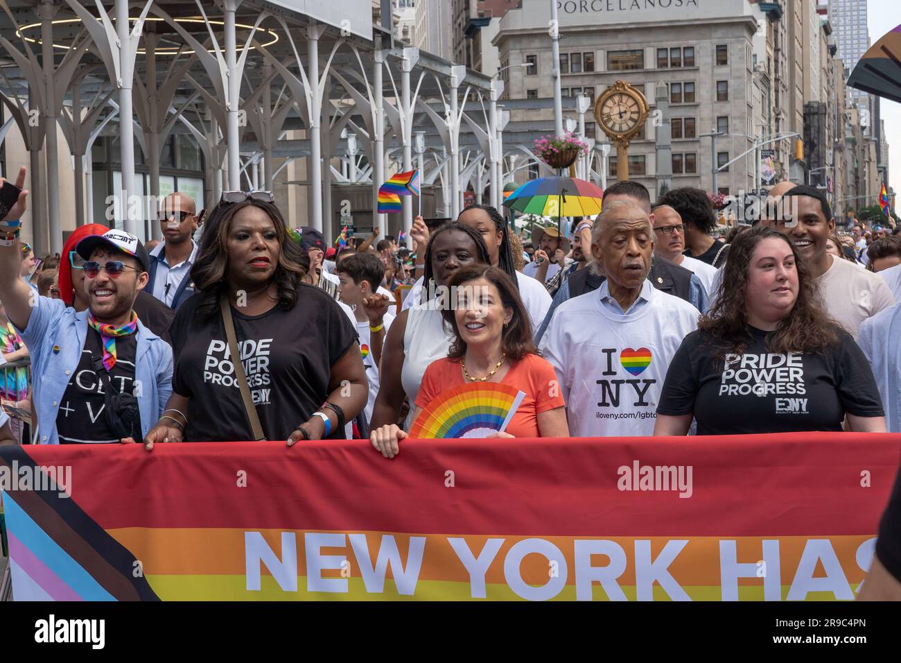NEW YORK, NEW YORK - JUNE 25: New York Governor Cathy Hochul (C ...