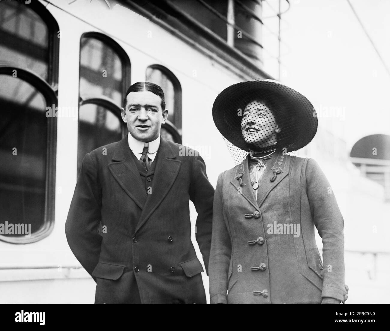 United States: c. 1909 Antarctic explorer Sir Ernest Shackleton and his ...