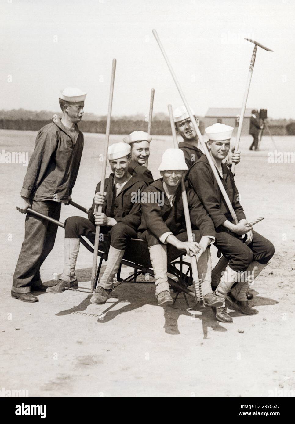 Cape May, New Jersey: May 9, 1918 Naval Reservists on their way to ...