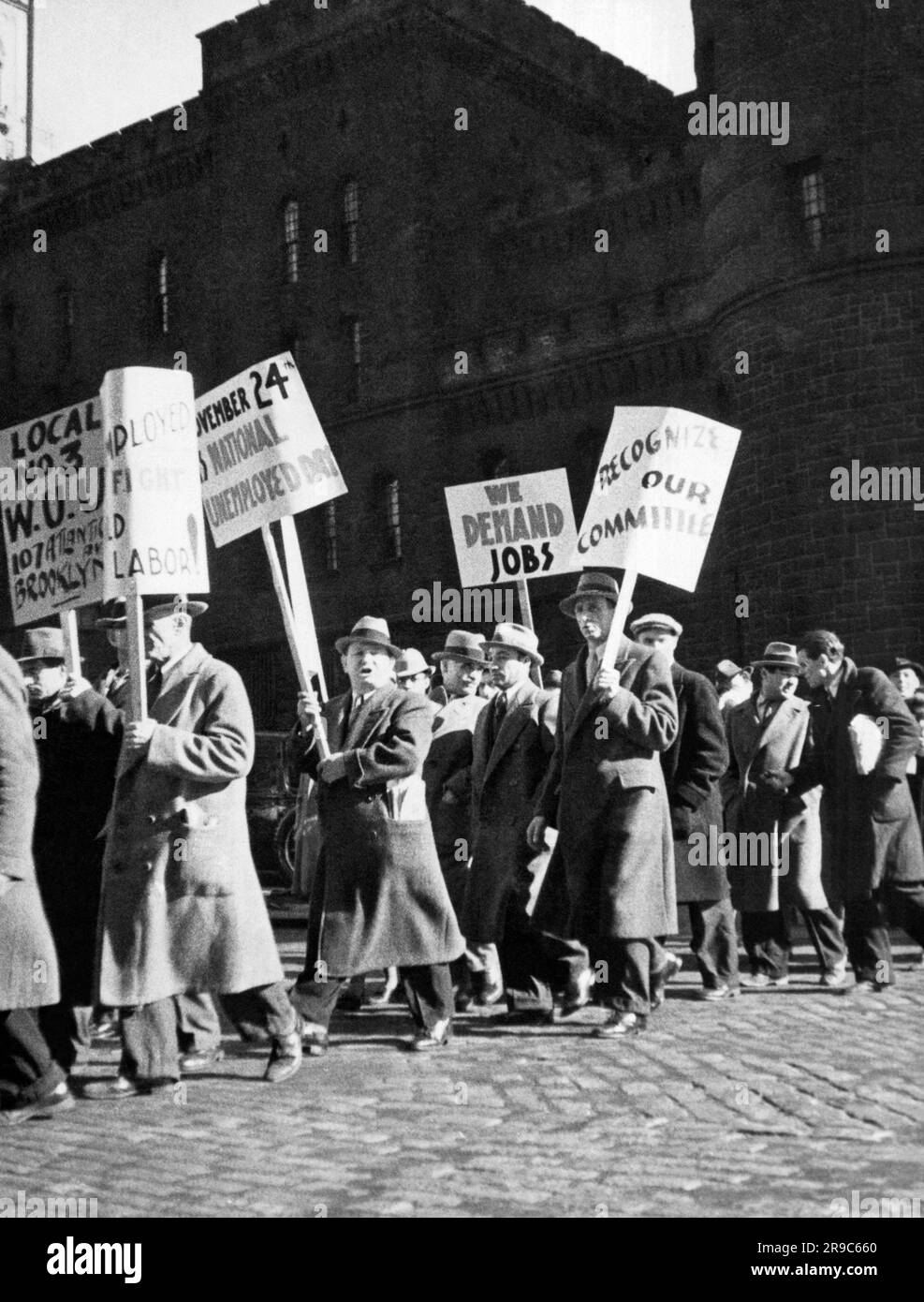 1035 352 hi-res stock photography and images - Alamy