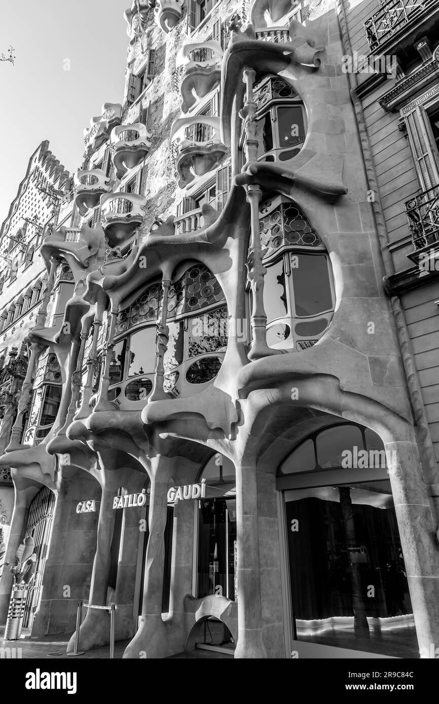 Barcelona, Spain - FEB 10, 2022: Exterior of the Casa Battlo Gaudi ...