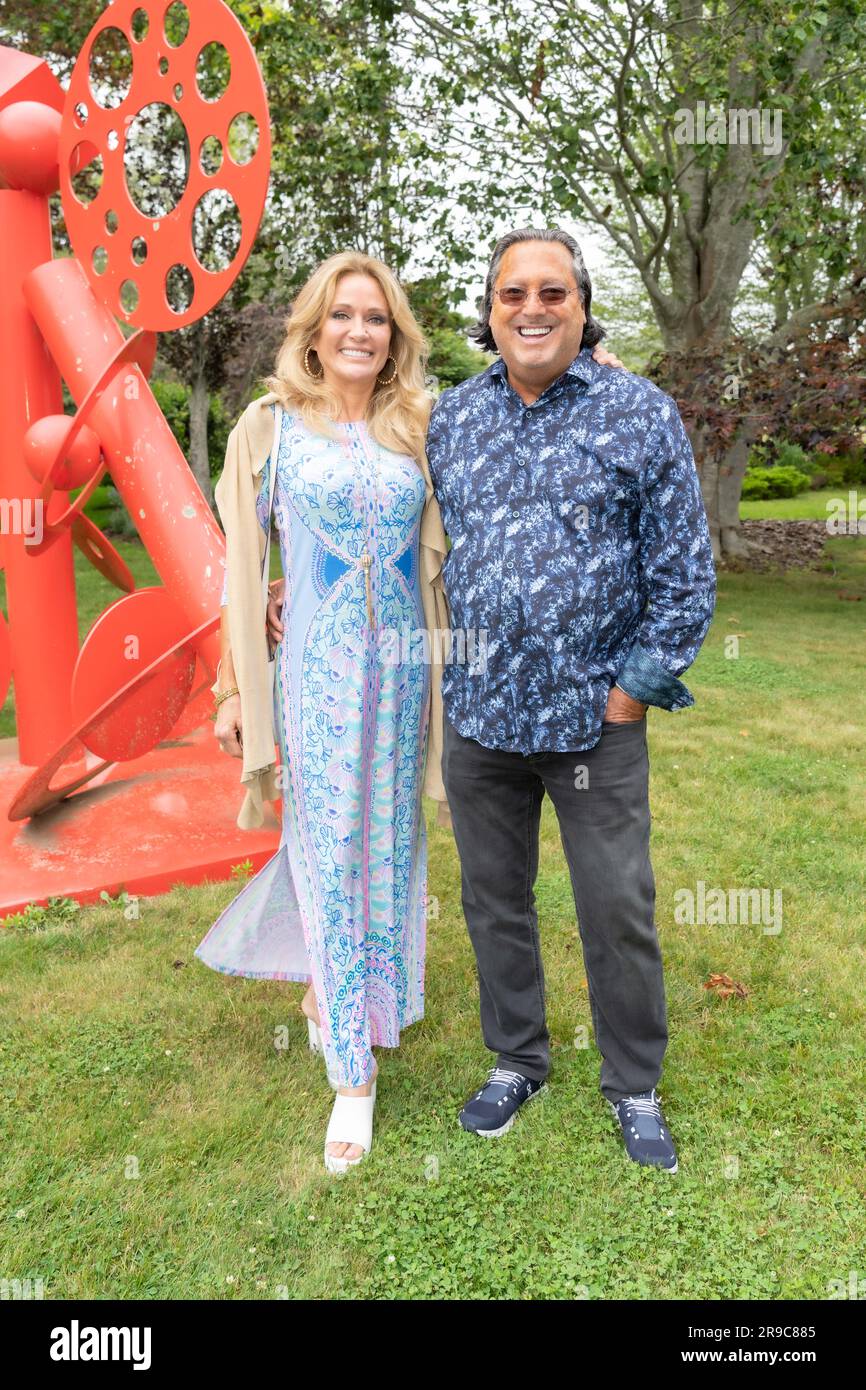 Leesa Rowland and Larry Wohl attend the Evelyn Alexander Wildlife ...