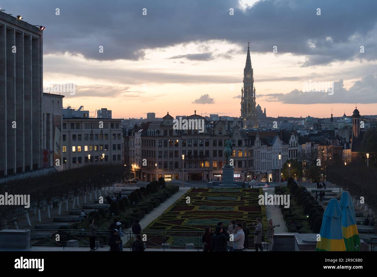 Mont des Arts / Kunstberg and Brabantine Gothic Hotel de Ville (Town ...