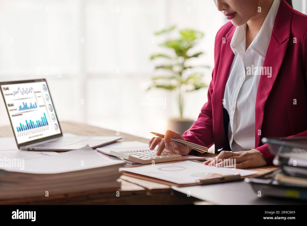 Professional analysis of business people and marketing strategy ...