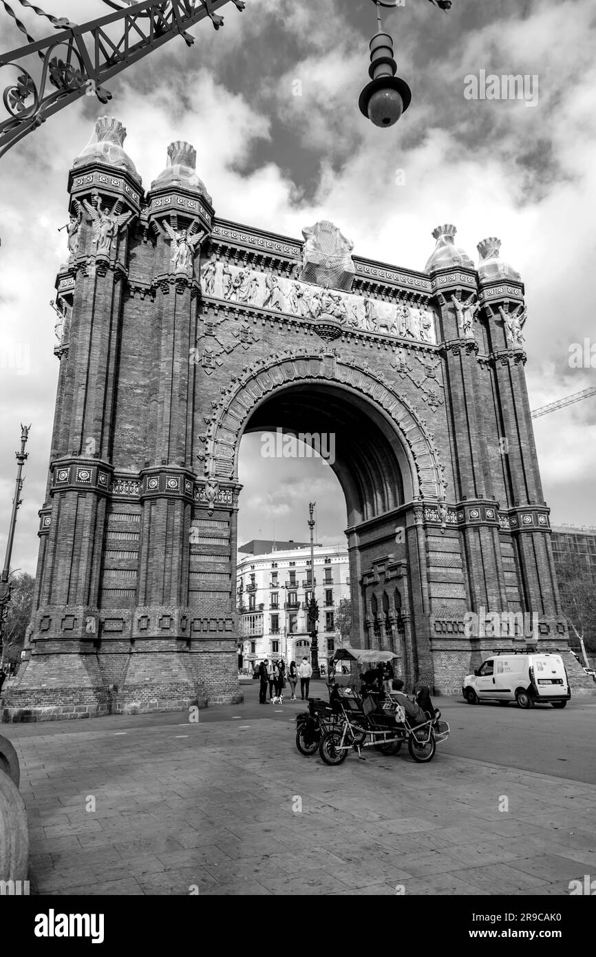 Spanish triumphal gate Black and White Stock Photos & Images - Alamy
