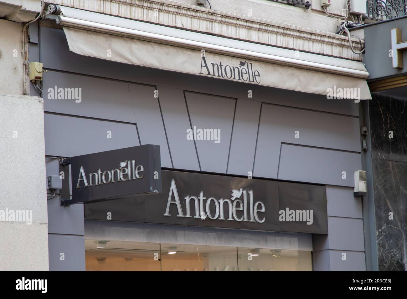 Bordeaux , Aquitaine France - 06 21 2023 : antonelle logo brand and ...