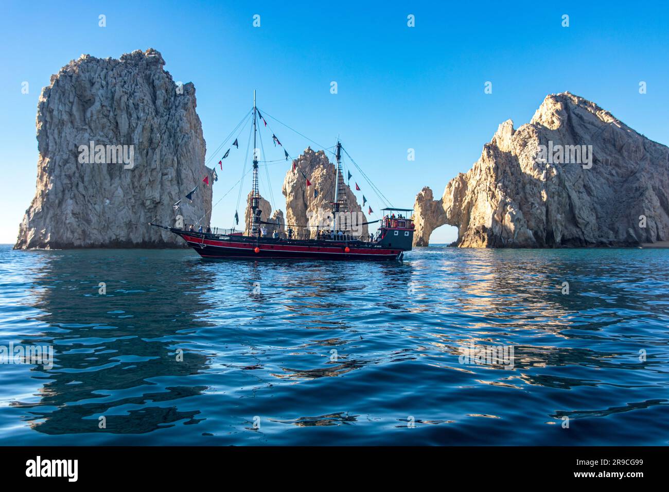 Sailboat in arch cape hi-res stock photography and images - Alamy