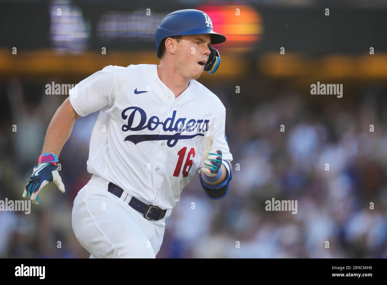 Los Angeles Dodgers' Will Smith (16) runs to first base during a ...