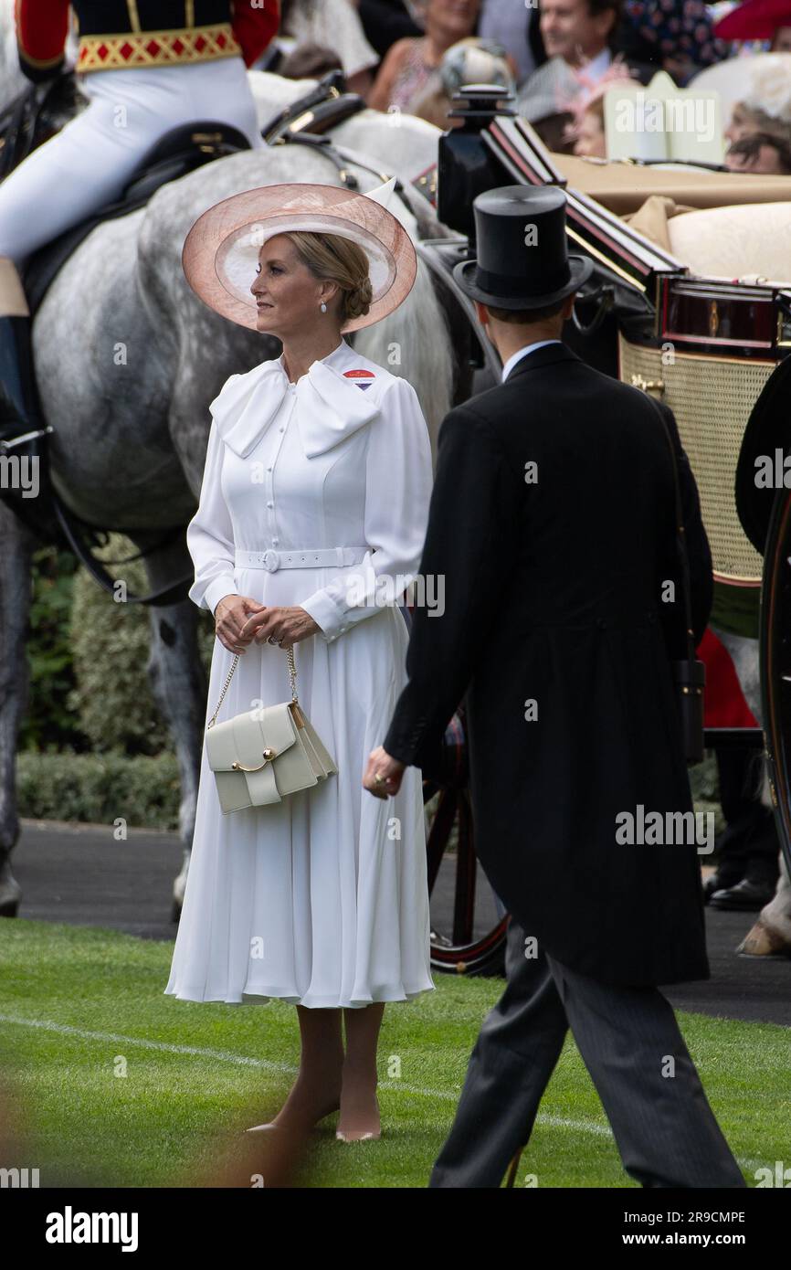 Princess michael kent on horse hi-res stock photography and images - Alamy