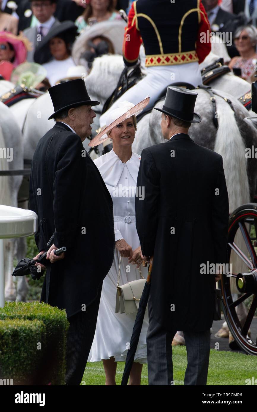 Princess michael kent on horse hi-res stock photography and images - Alamy