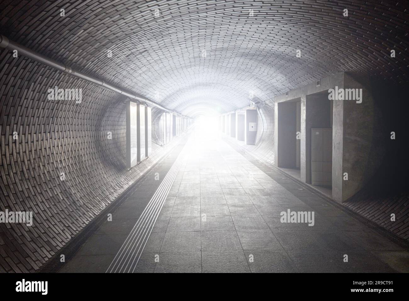 Bright rays of light at the end of the tunnel, a religious phenomenon ...