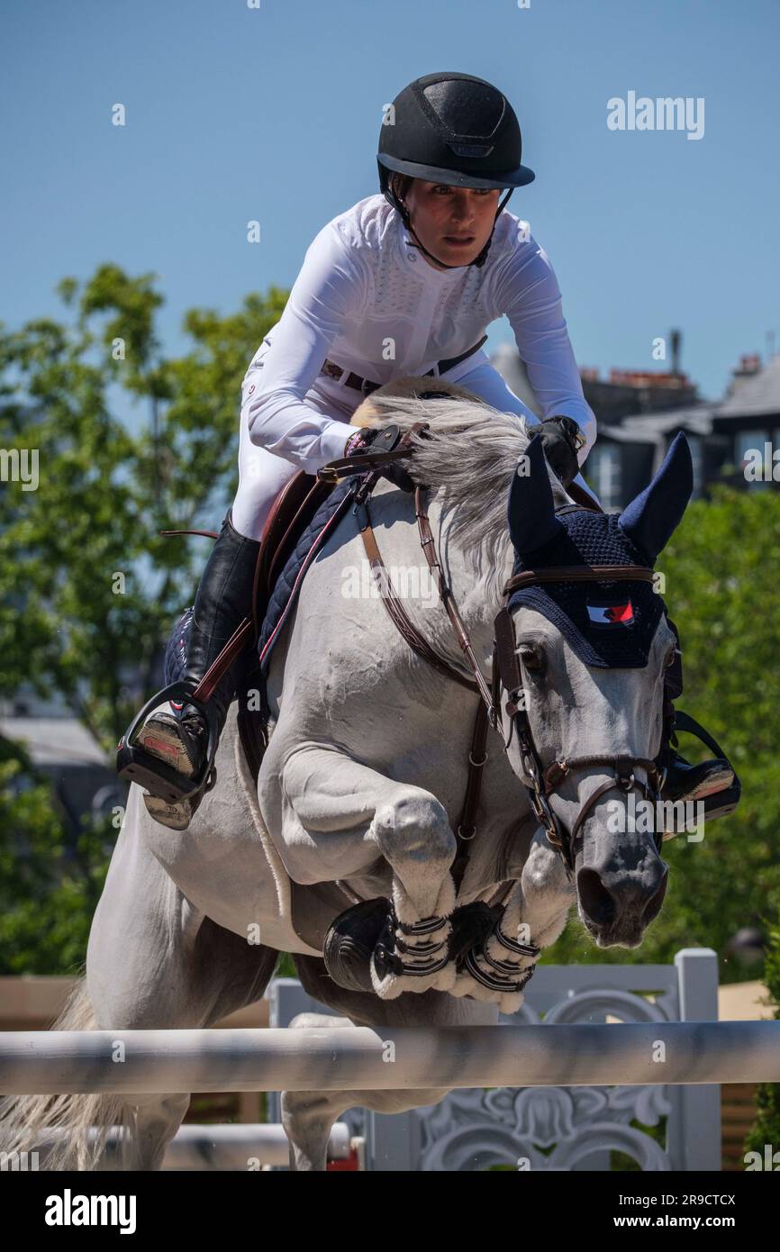 Paris, France. 25th June, 2023. Jessica Springsteen riding Naomi van de ...