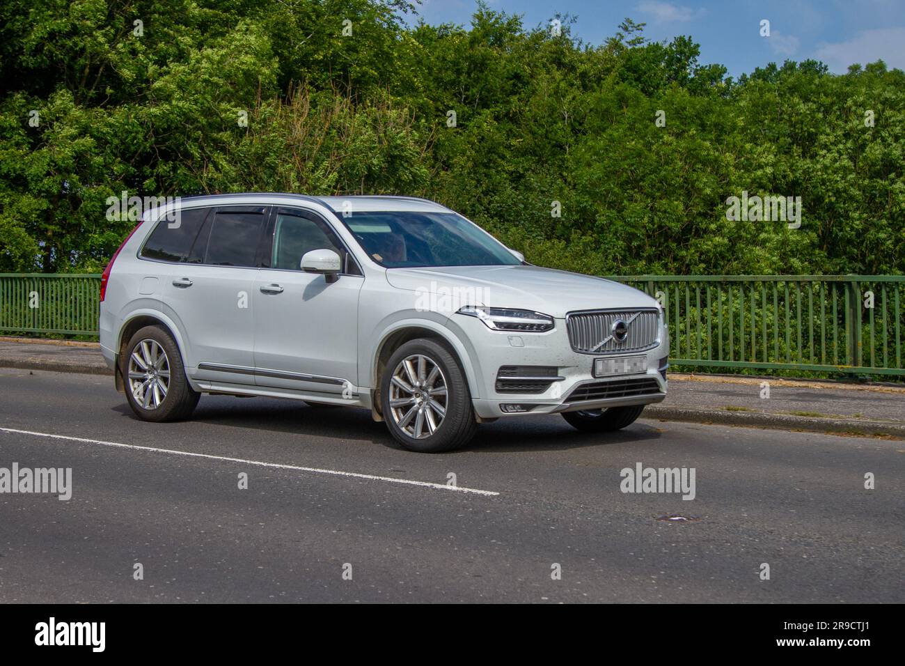 2015 White Volvo Xc90 Inscription D5 AWD A travelling at speed on the ...