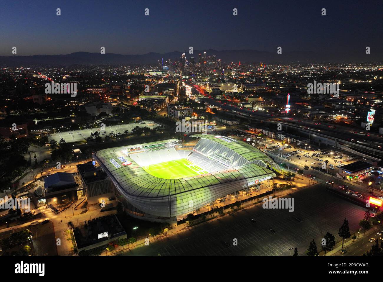 Bmo stadium los angeles aerial hi-res stock photography and images - Alamy
