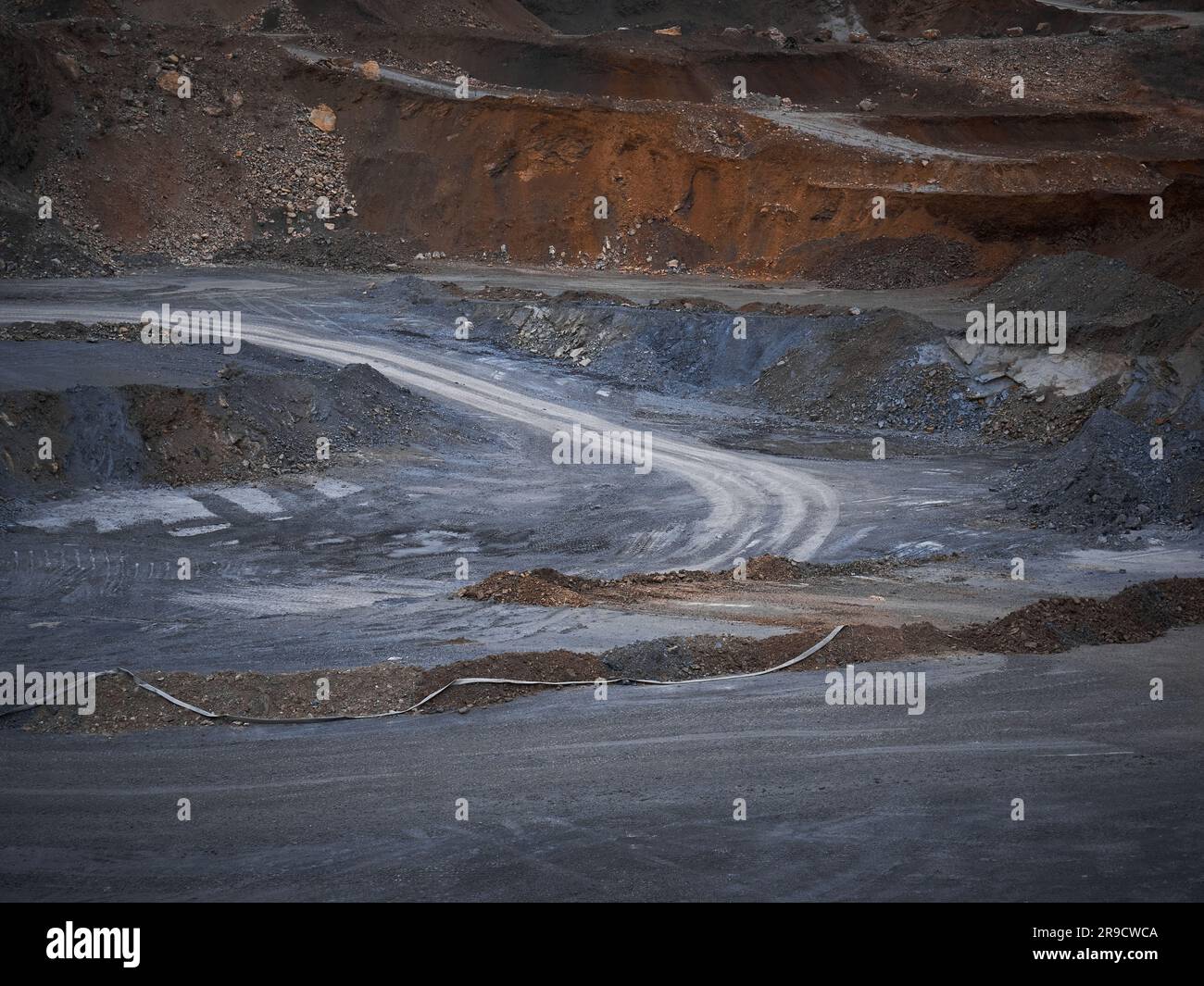 Winding pathway quarry hi-res stock photography and images - Alamy