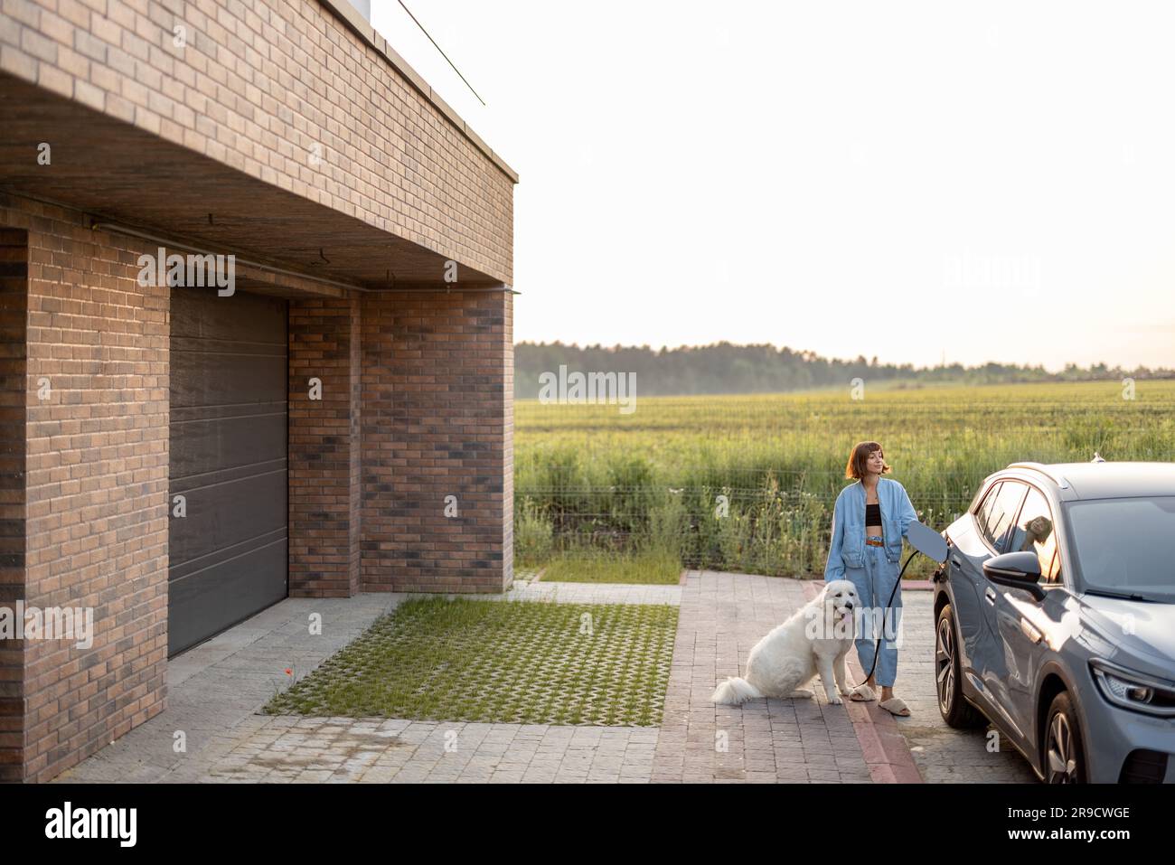 Electric vehicle charges home hi-res stock photography and images - Alamy