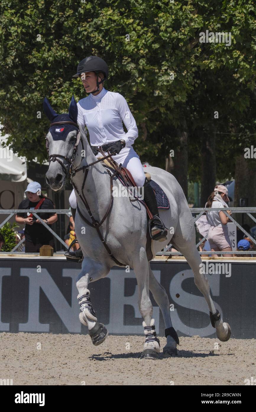 Jessica Springsteen riding Naomi van de Maltahoeve during the Longines ...
