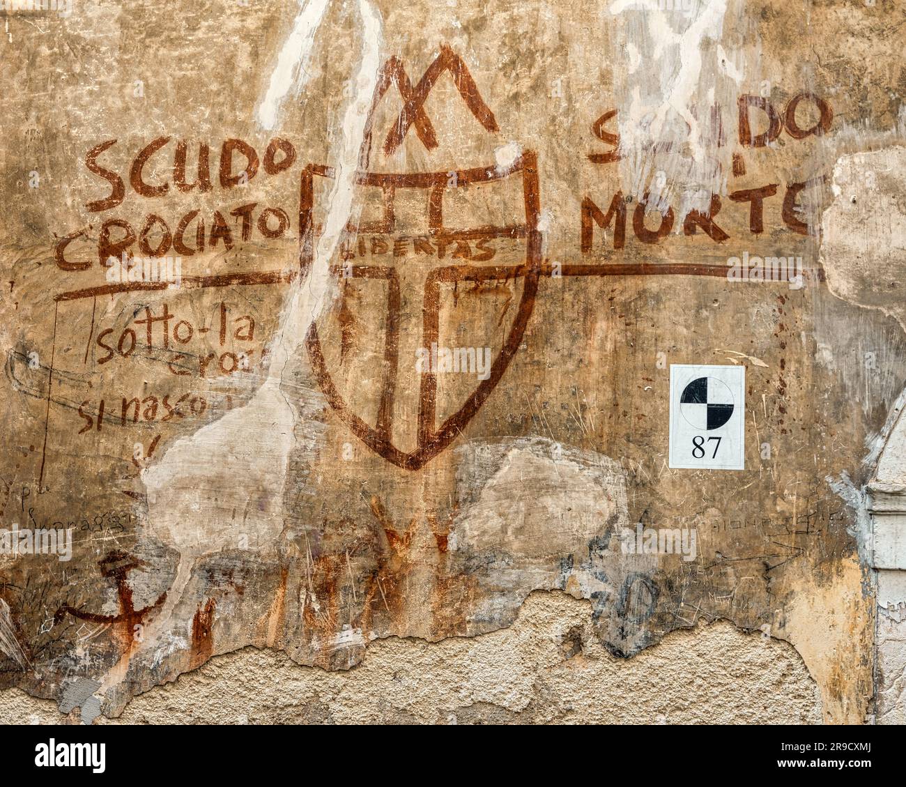 Scudo crociato hi-res stock photography and images - Alamy