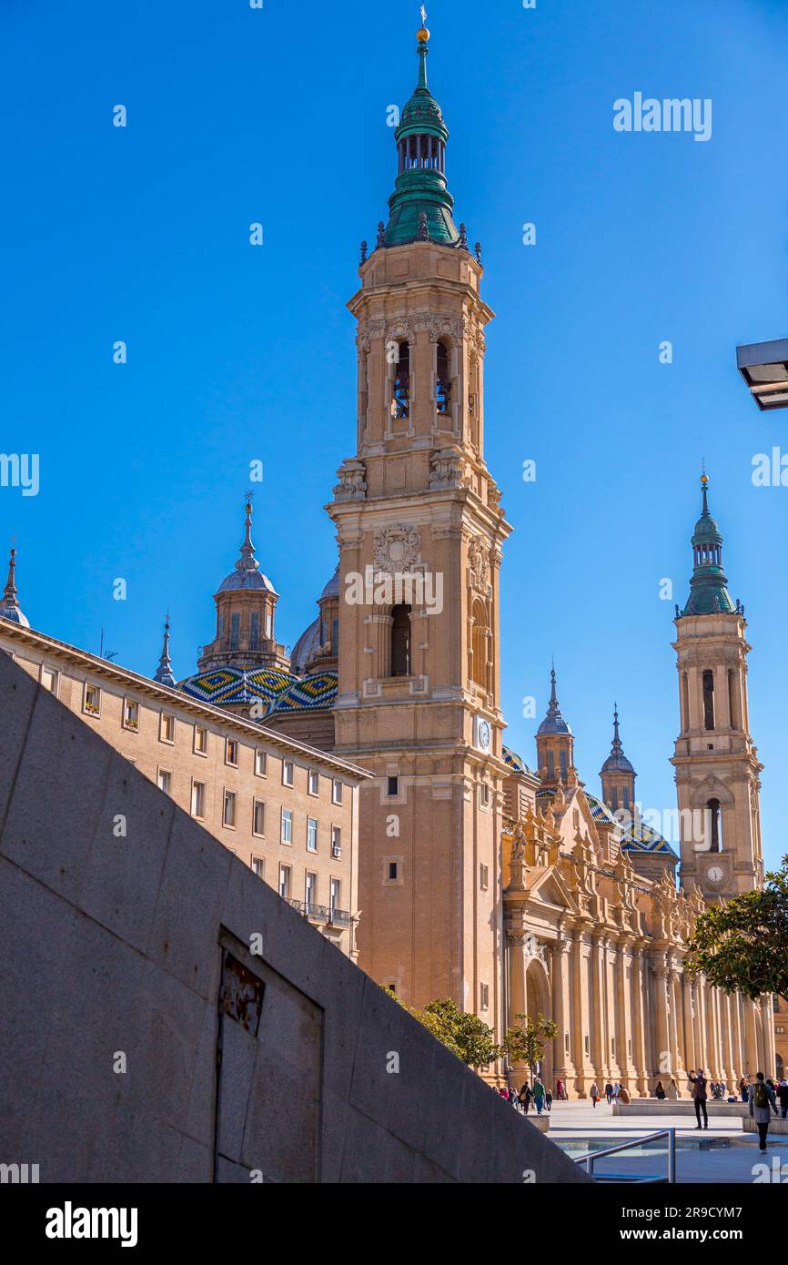 Zaragoza cathedral hi-res stock photography and images - Alamy