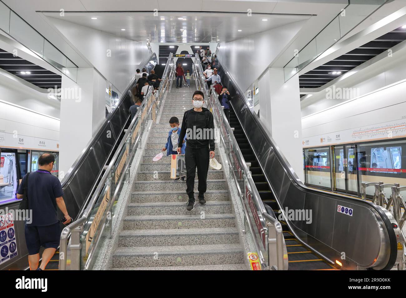Suzhou's Metro Line 11 went into operation in Suzhou City, east China's ...