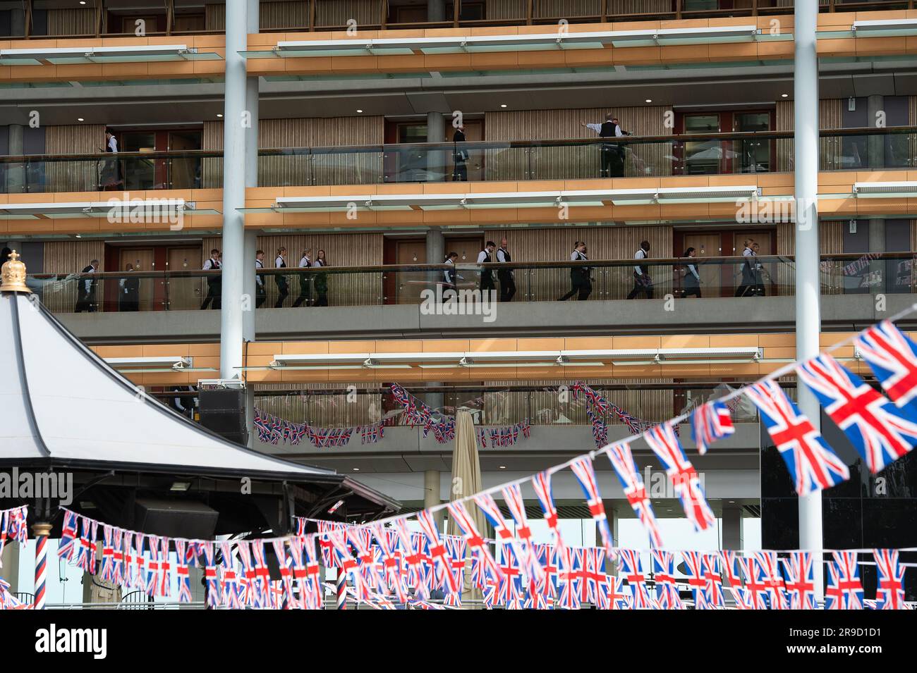 Ascot flags hi-res stock photography and images - Alamy
