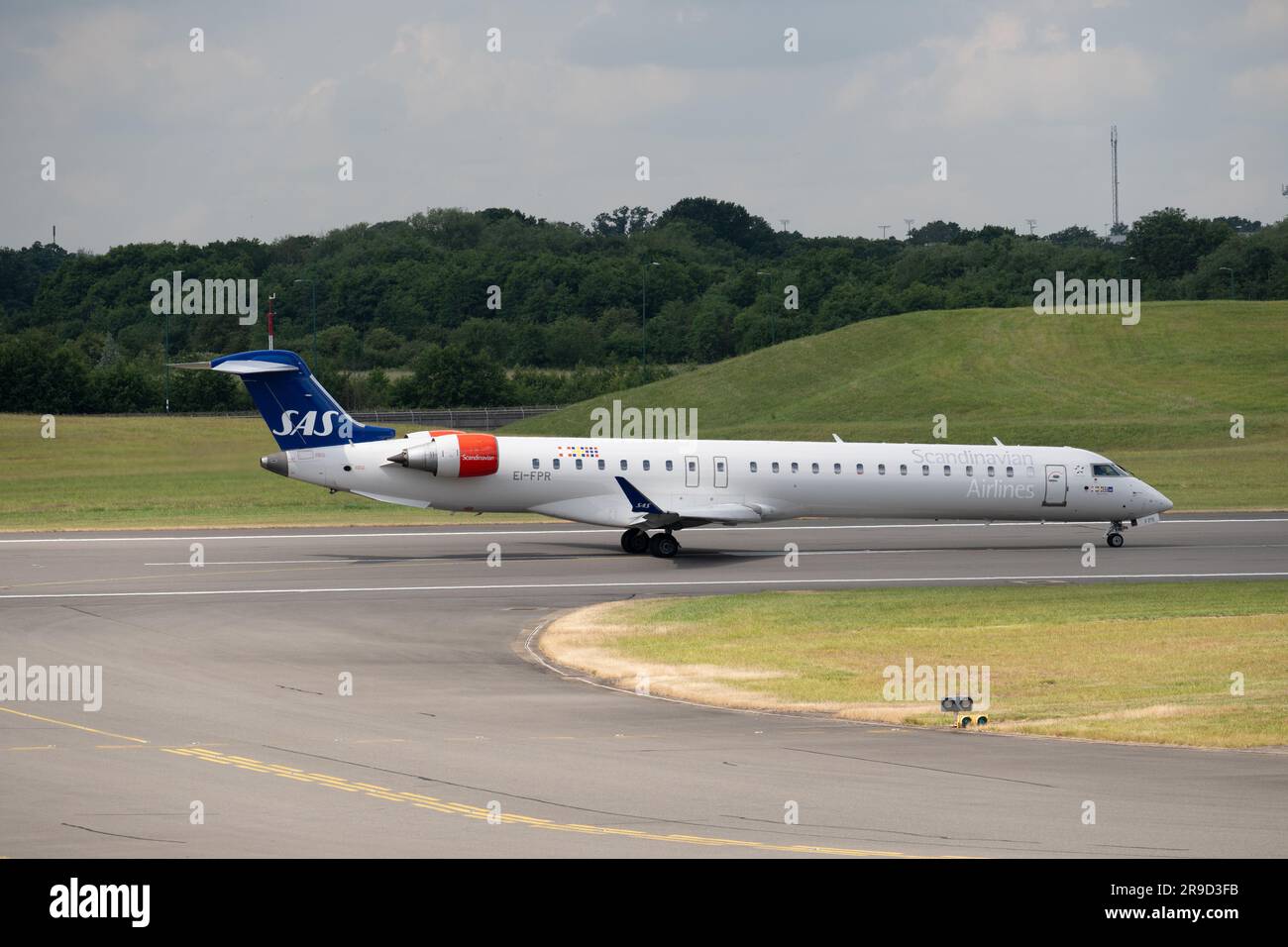SAS Bombardier CRJ-900 ready for take off at Birmingham Airport, UK (EI ...
