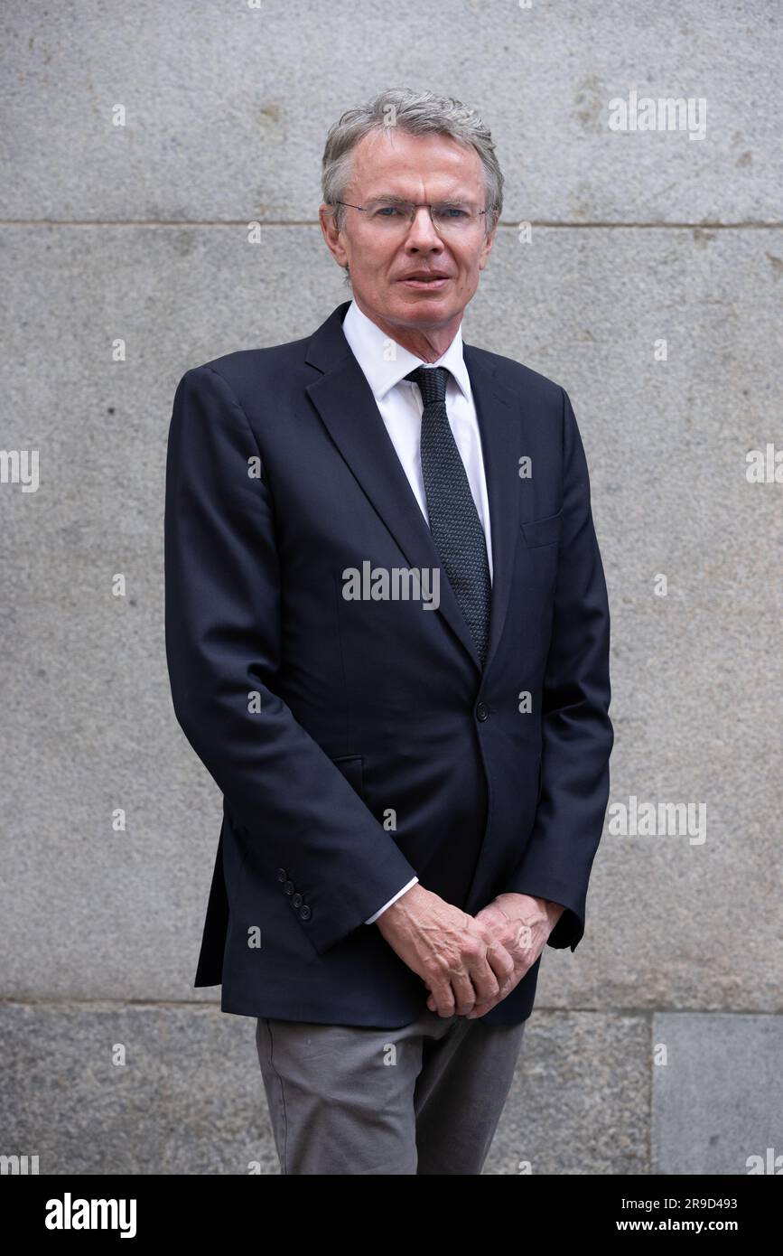 5th director hi-res stock photography and images - Alamy