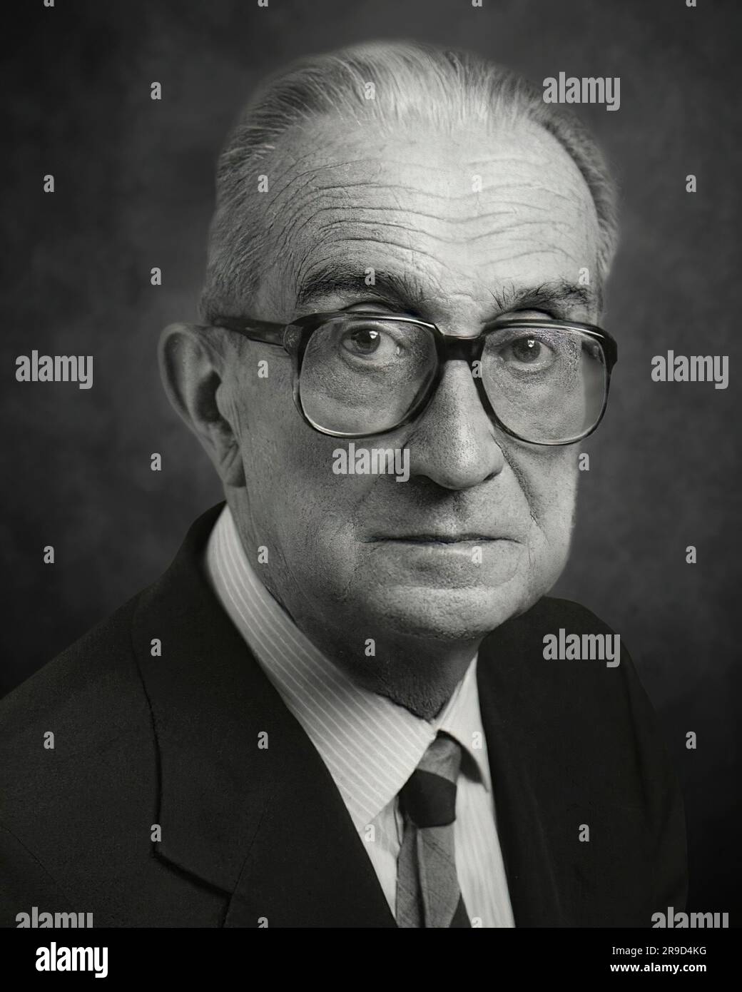 Art historian hi-res stock photography and images - Alamy