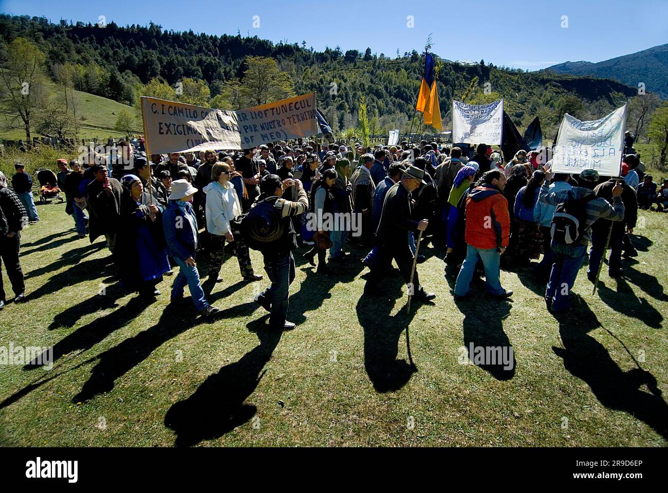 Indigenous communities hi-res stock photography and images - Alamy