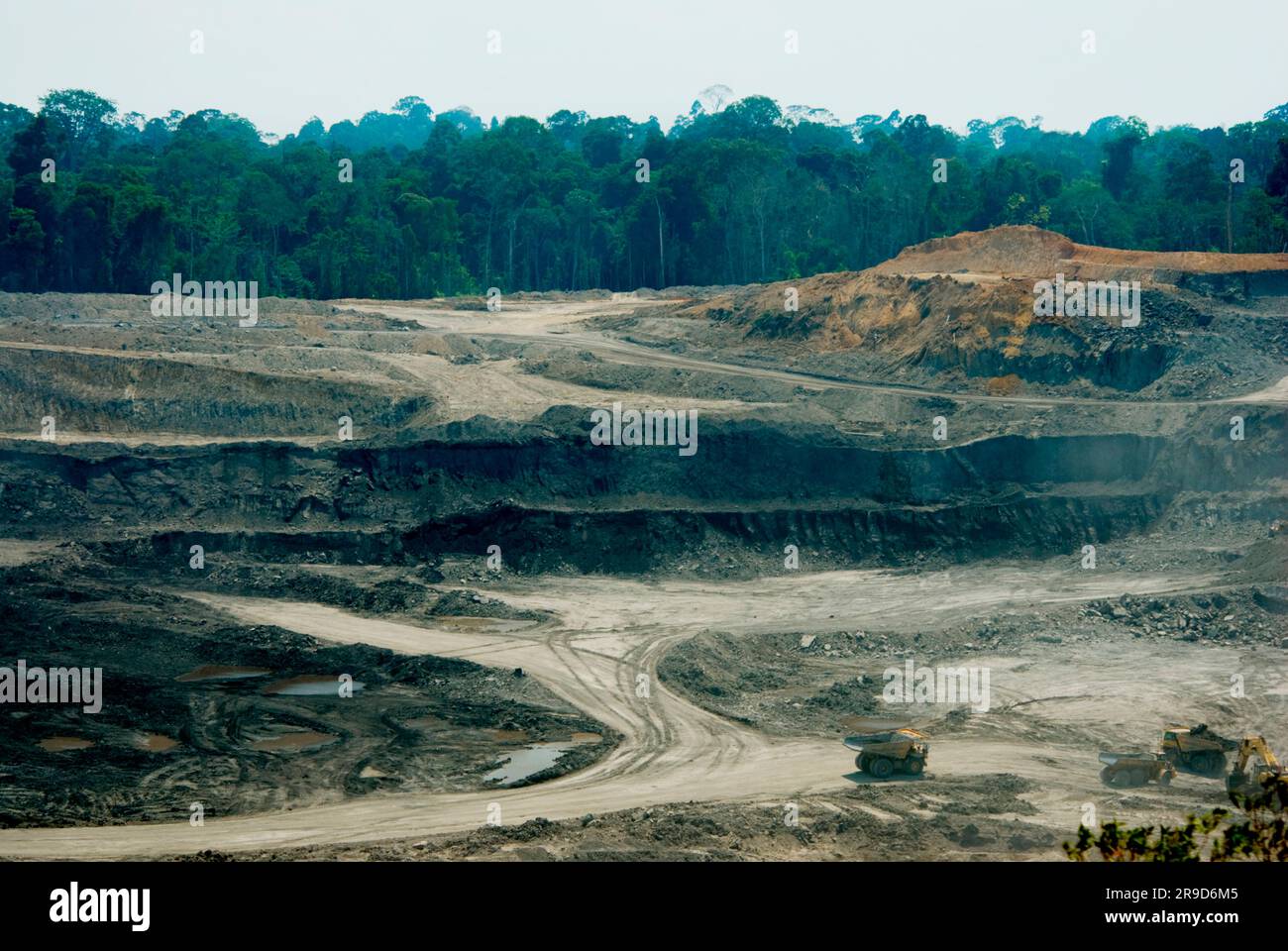 Destructive coal mining practices in Indonesia Stock Photo - Alamy