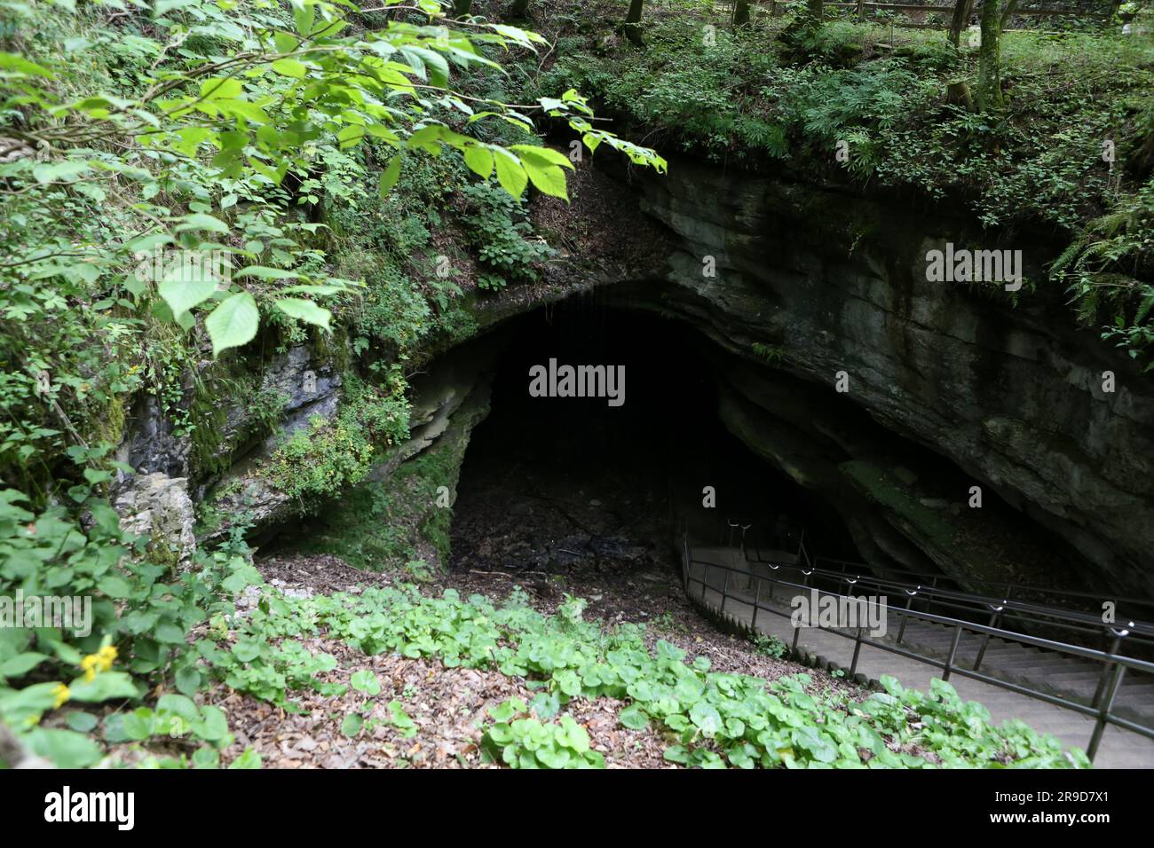 Underground cavern features hi-res stock photography and images - Alamy