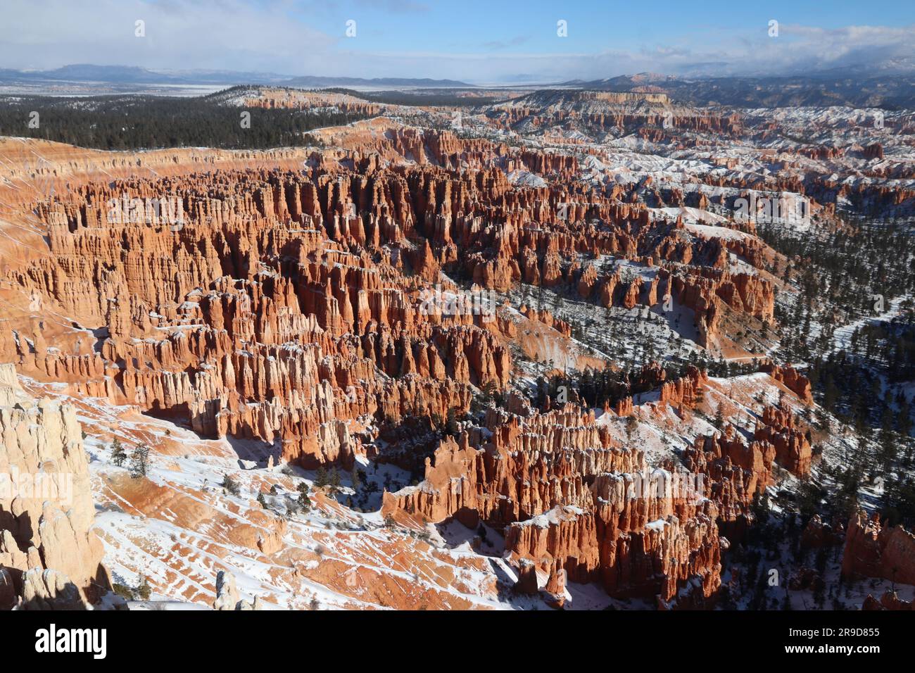 Bryce canyon snow road hi-res stock photography and images - Alamy