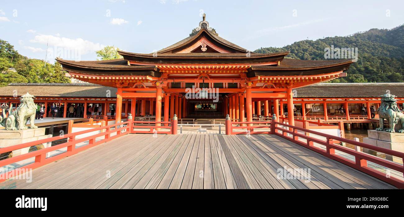 The Itsukushima shrine Stock Photo - Alamy