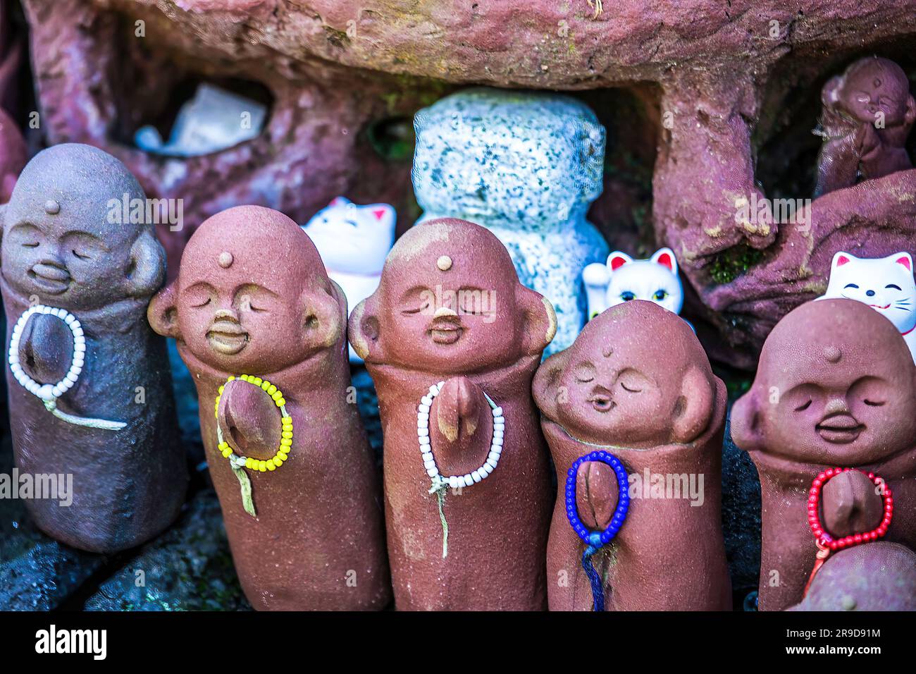 Crowd of gnomes hi-res stock photography and images - Alamy
