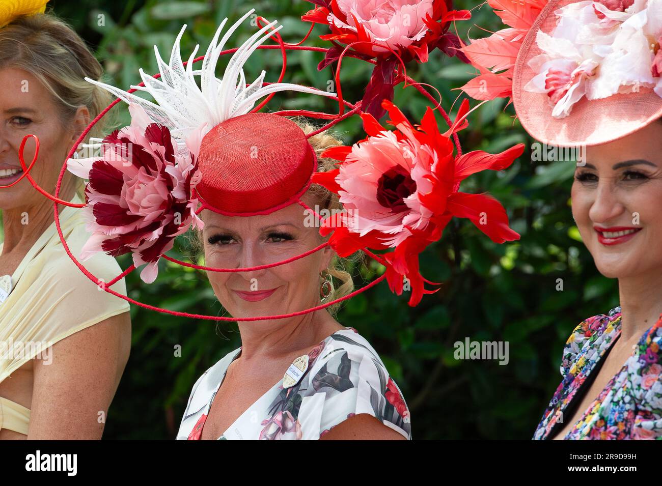 Ascot, Berkshire, UK. 21st June, 2023. Milliner Viv Jenner (M) wears ...