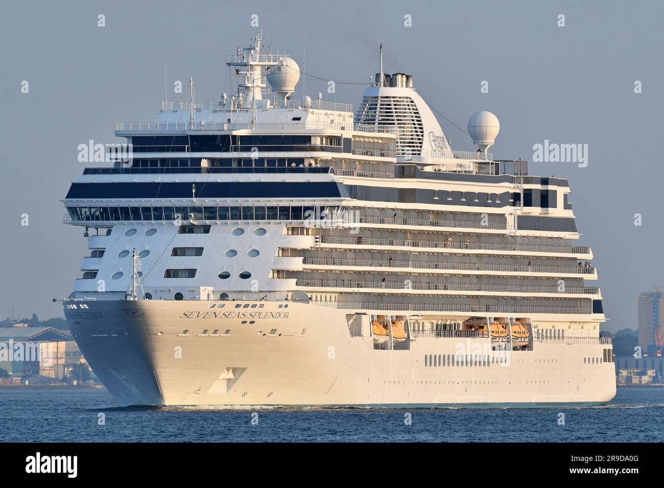Splendor of the seas hi-res stock photography and images - Alamy